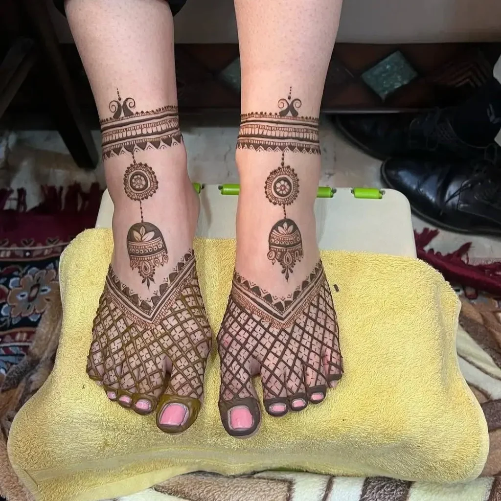 100+ Stylish Foot (Pair) Mehndi Designs [2026]