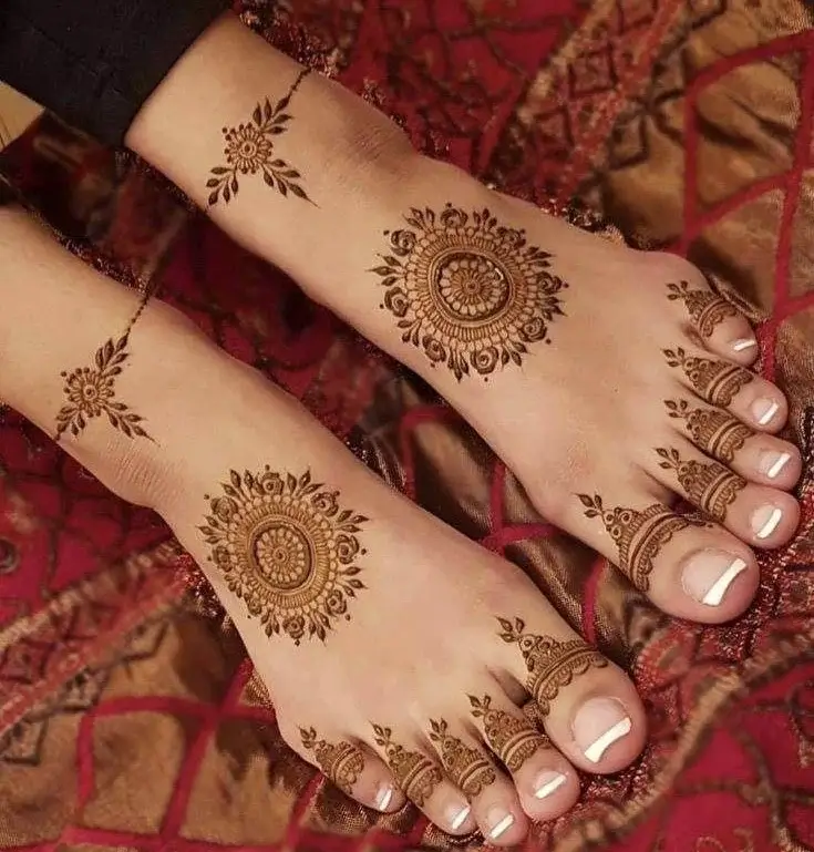 70+ Stylish Leg Mehndi Designs: Easy & Simple Images 2026